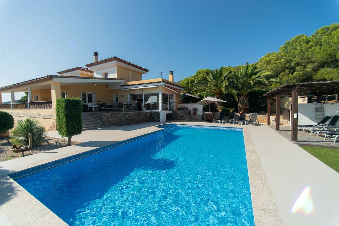 240 M² Villa ∙ 5 Habitaciones ∙ 10 Huéspedes - Llançà