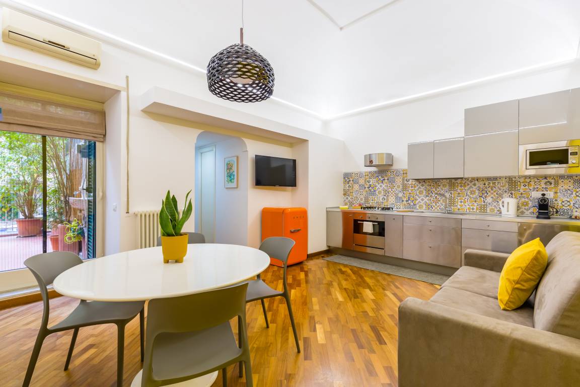 70 M² Apartamento ∙ 2 Habitaciones ∙ 5 Huéspedes - Nápoles