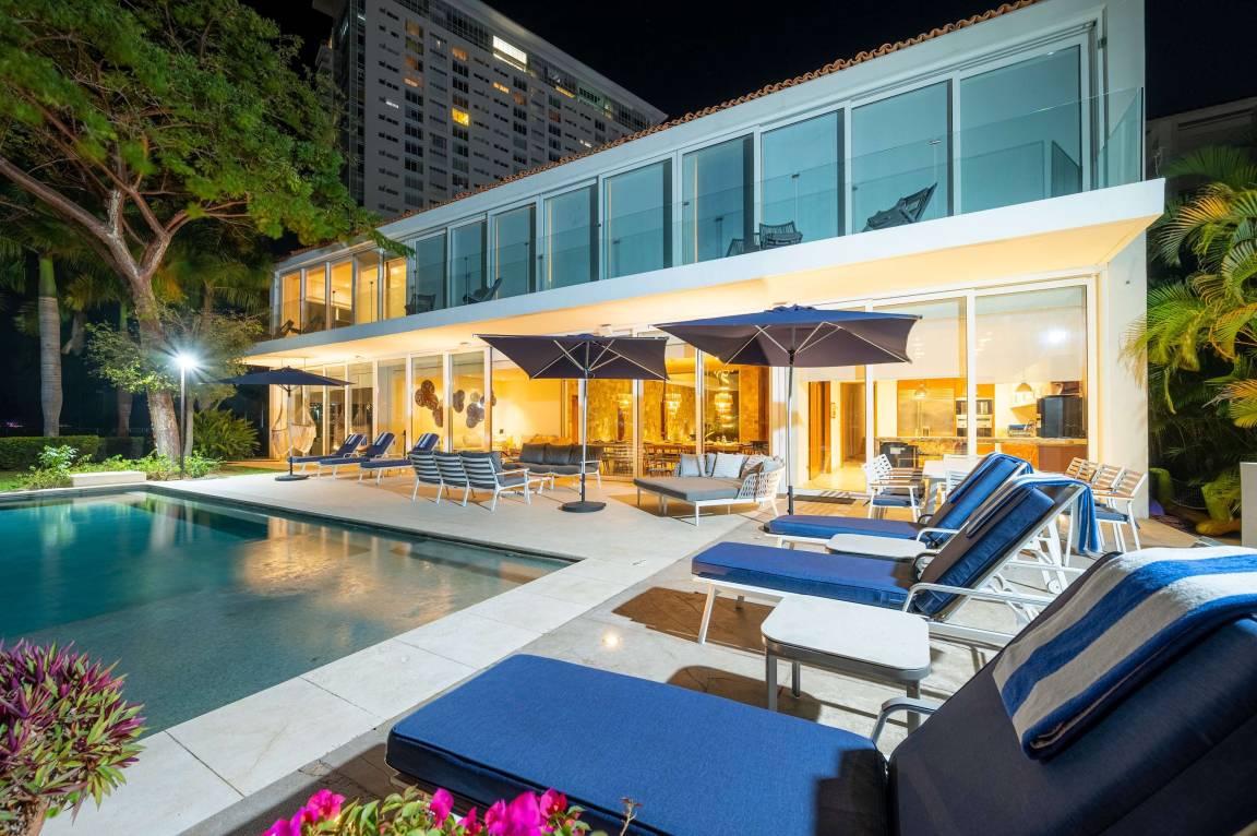 Villa ∙ 7 Bedrooms ∙ 22 Guests - Puerto Vallarta