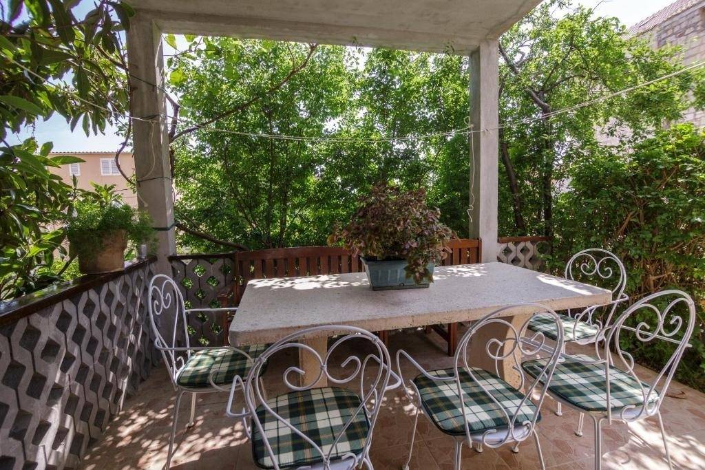 133 M² Talo ∙ 4 Makuuhuonetta ∙ 8 Vierasta - Komiža