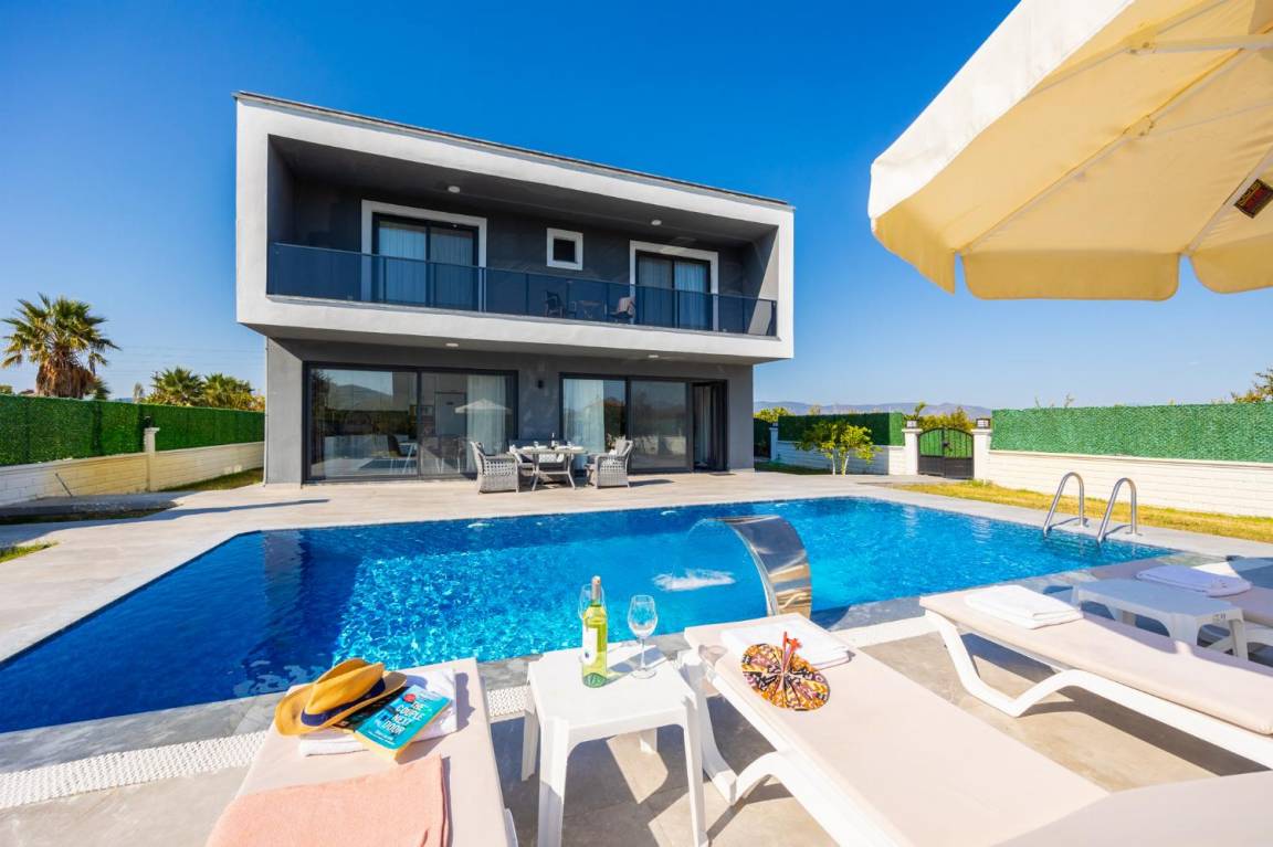 210 M² Villa ∙ 4 Slaapkamers ∙ 8 Gasten - Dalaman
