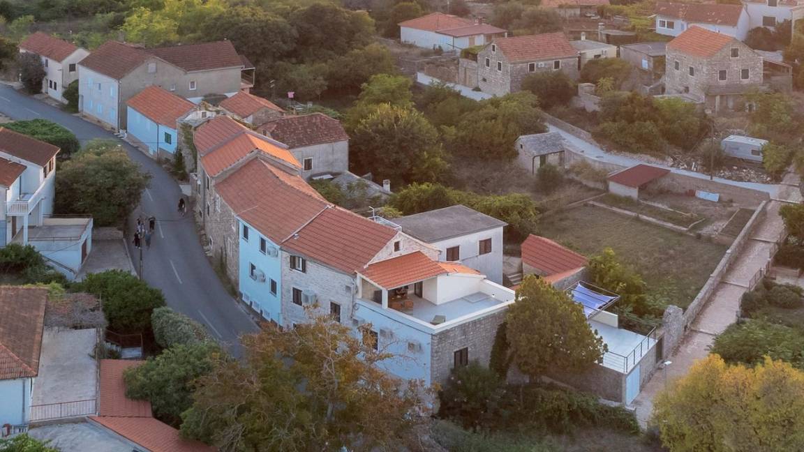 105 M² Ferienhaus ∙ 2 Schlafzimmer ∙ 6 Gäste - Jelsa