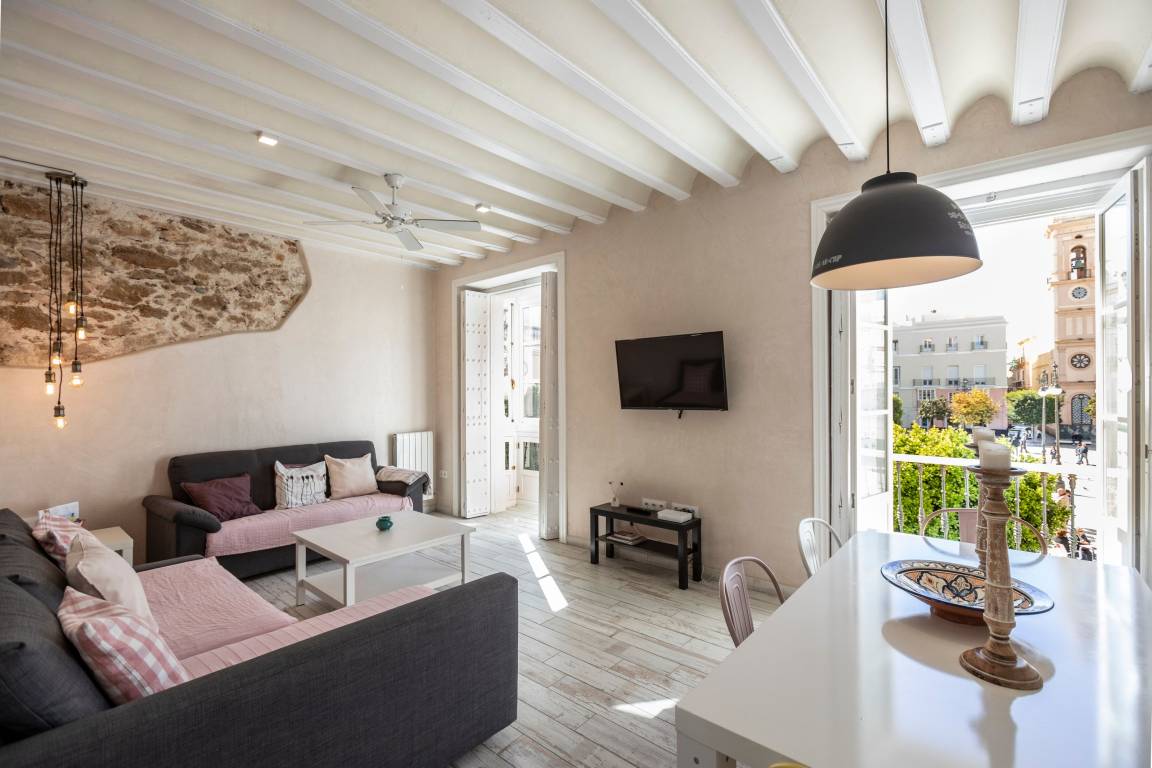 80 M² Apartamento ∙ 2 Habitaciones ∙ 4 Huéspedes - Cádiz