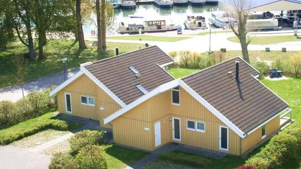90 M² Ferienhaus ∙ 2 Schlafzimmer ∙ 6 Gäste - Müritz