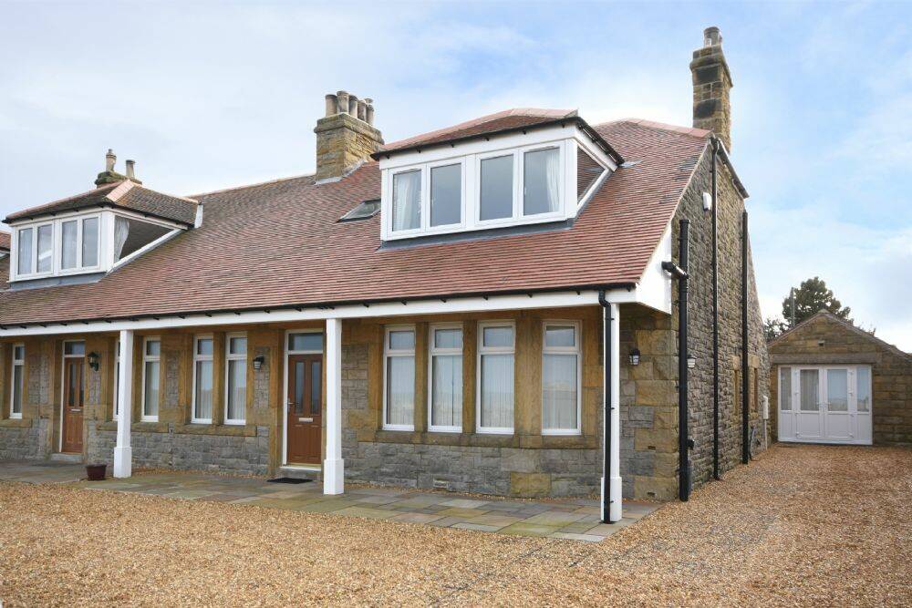 Cottage ∙ 4 Bedrooms ∙ 8 Guests - Bamburgh