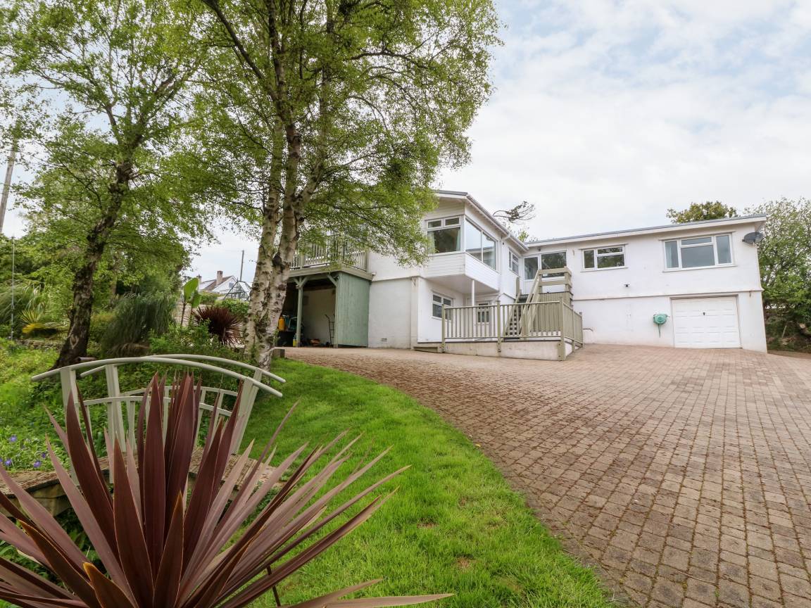 Cottage ∙ 5 Bedrooms ∙ 9 Guests - Moelfre