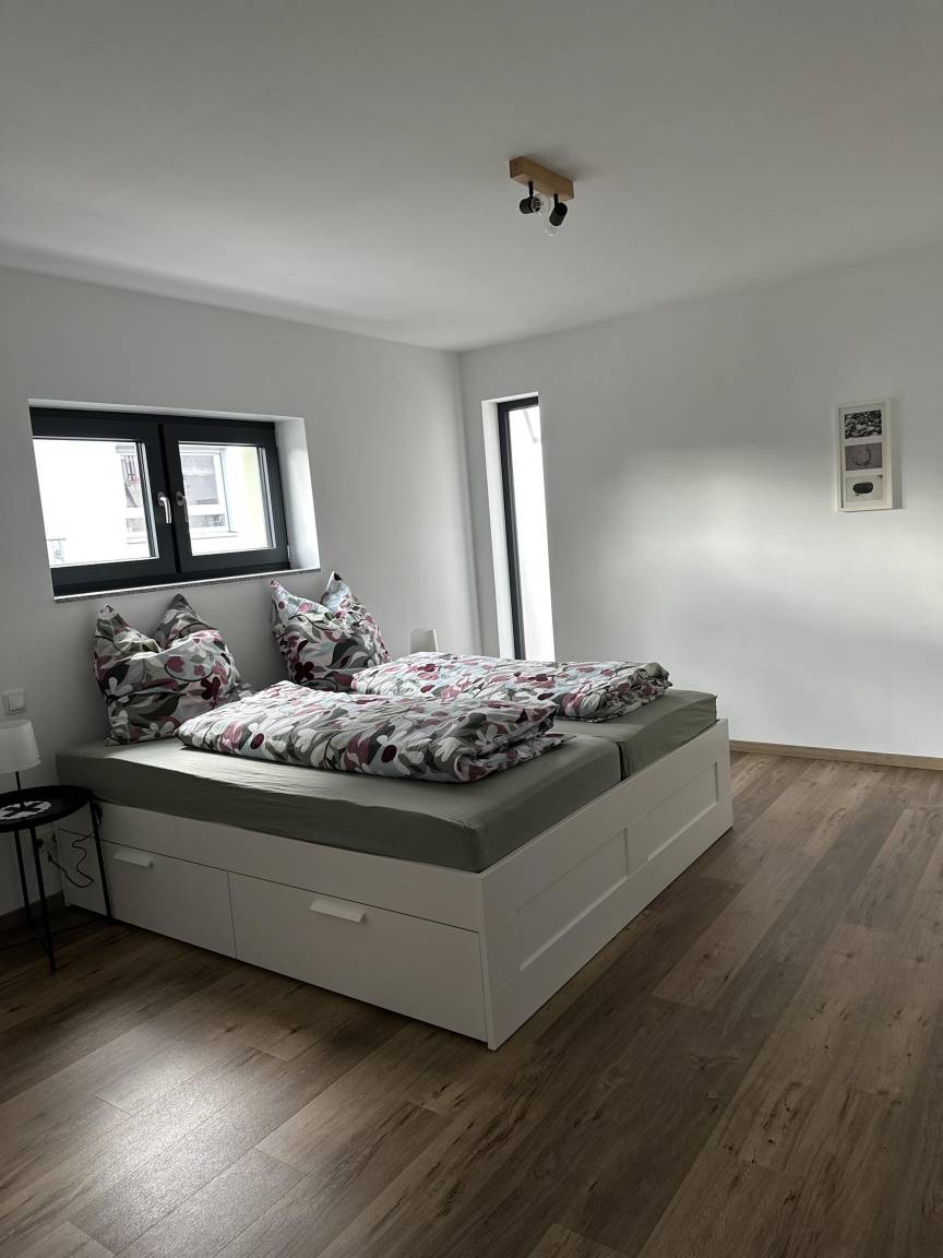 68 M² Ferienwohnung ∙ 1 Schlafzimmer ∙ 2 Gäste - Deidesheim
