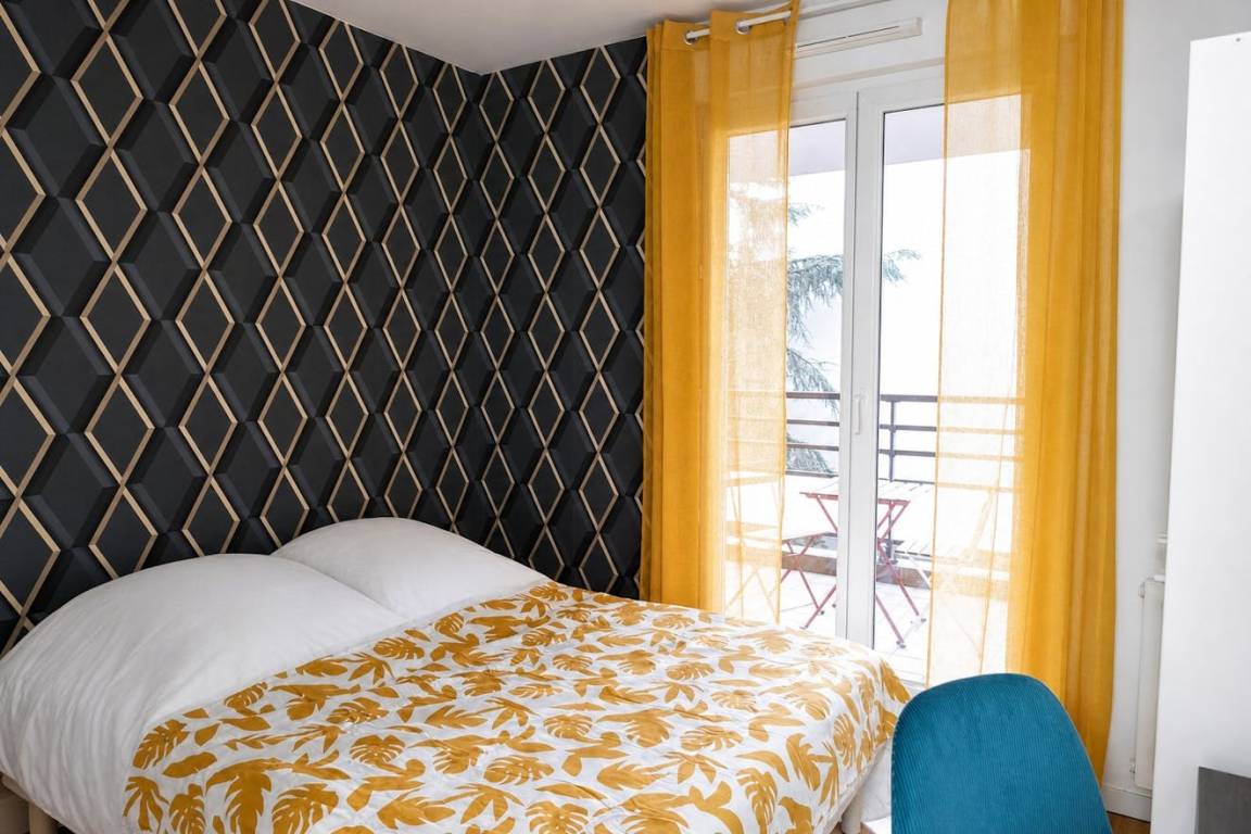 83 M² Chambre Privée ∙ 1 Chambre ∙ 4 Personnes - Écully