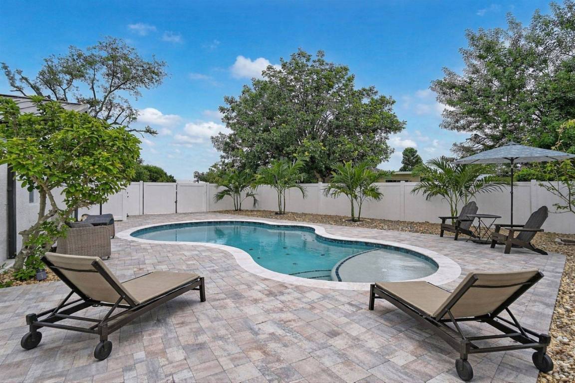 156 M² House ∙ 3 Bedrooms ∙ 6 Guests - Longboat Key, FL