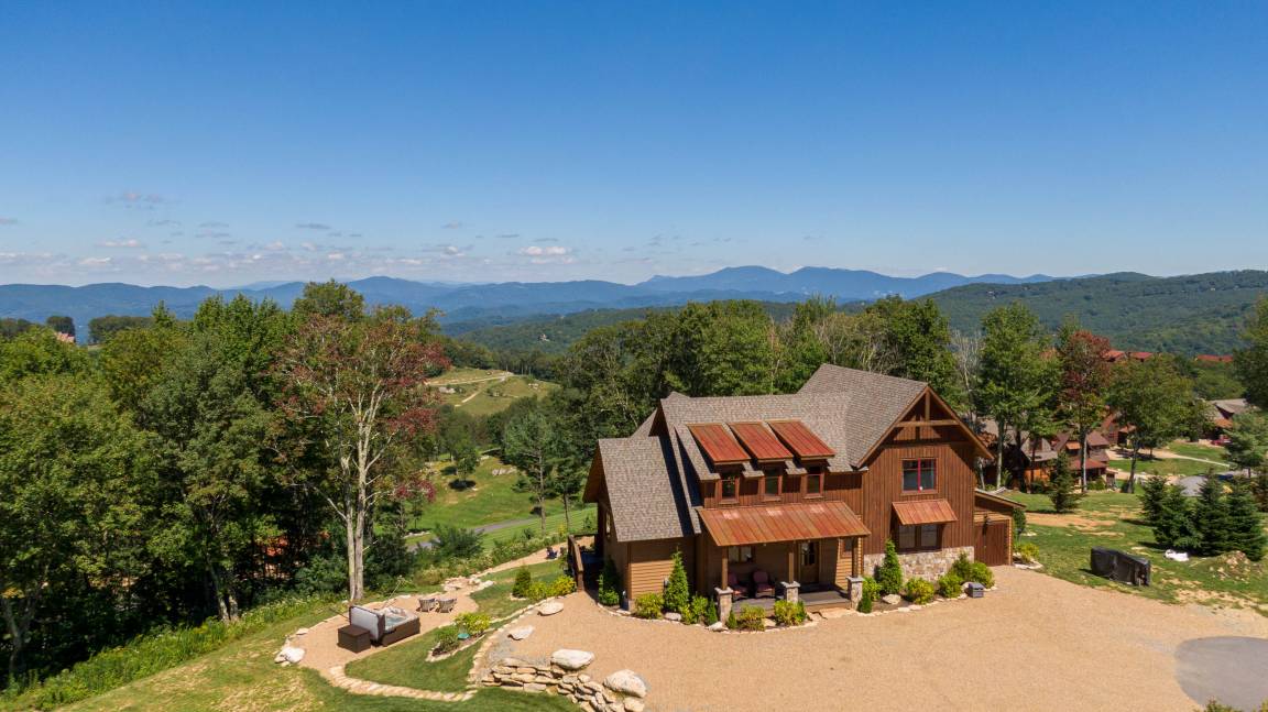 Cabin ∙ 3 Bedrooms ∙ 8 Guests - Roan Mountain, TN