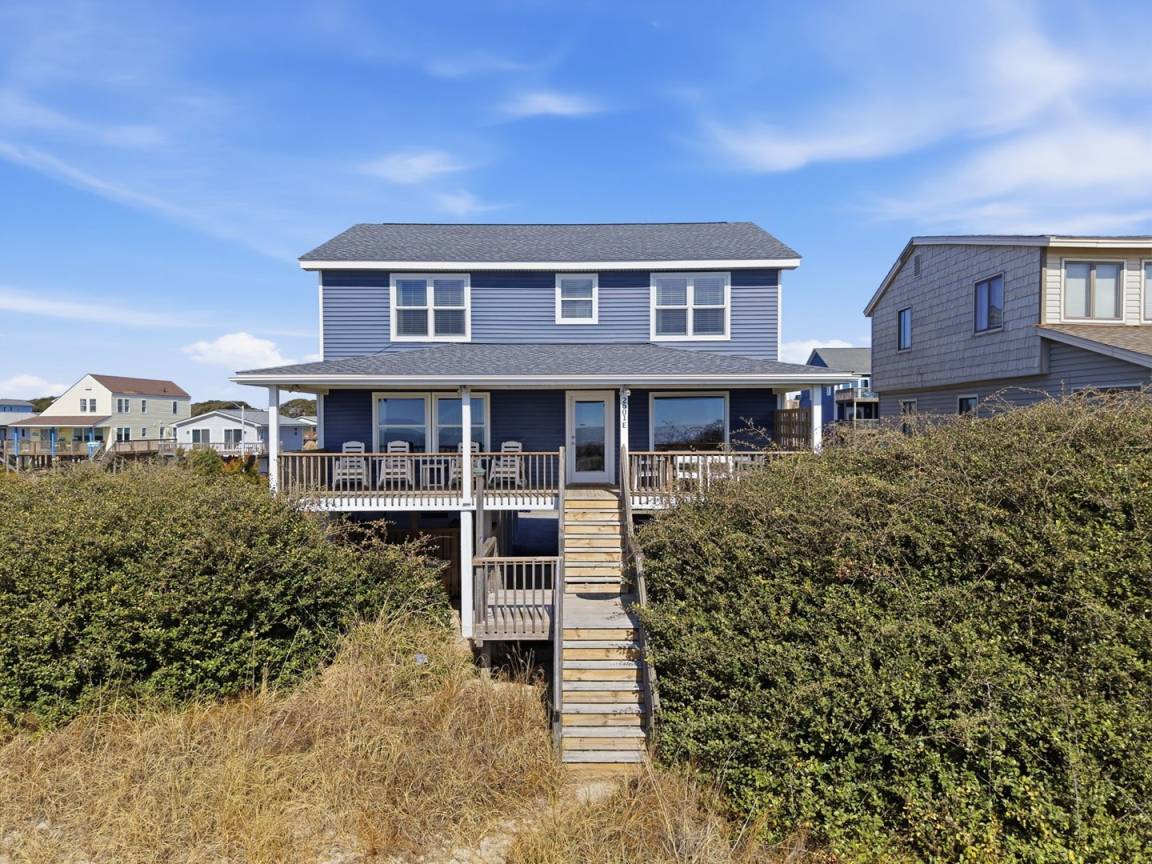 House ∙ 5 Bedrooms ∙ 13 Guests - Oak Island, NC