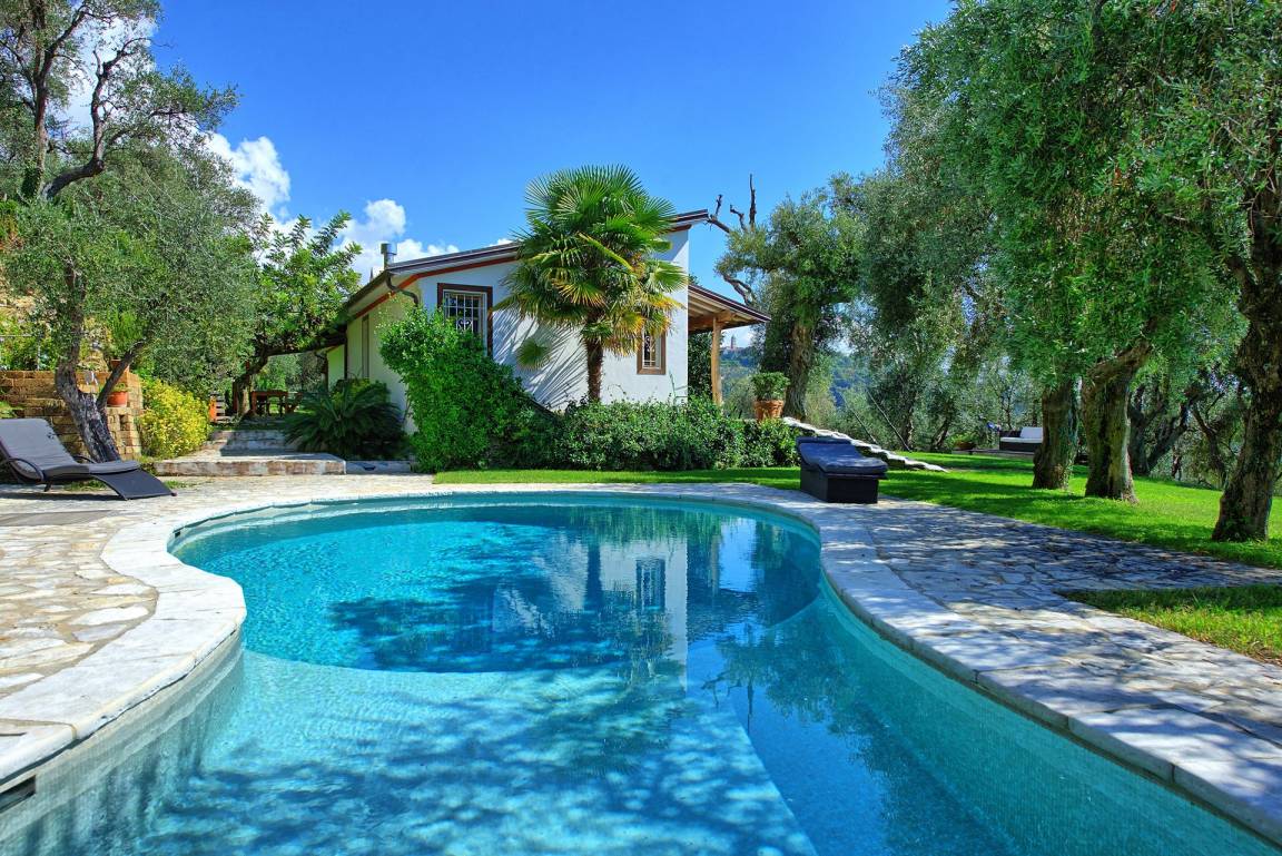 240 M² Villa ∙ 3 Bedrooms ∙ 8 Guests - Pietrasanta