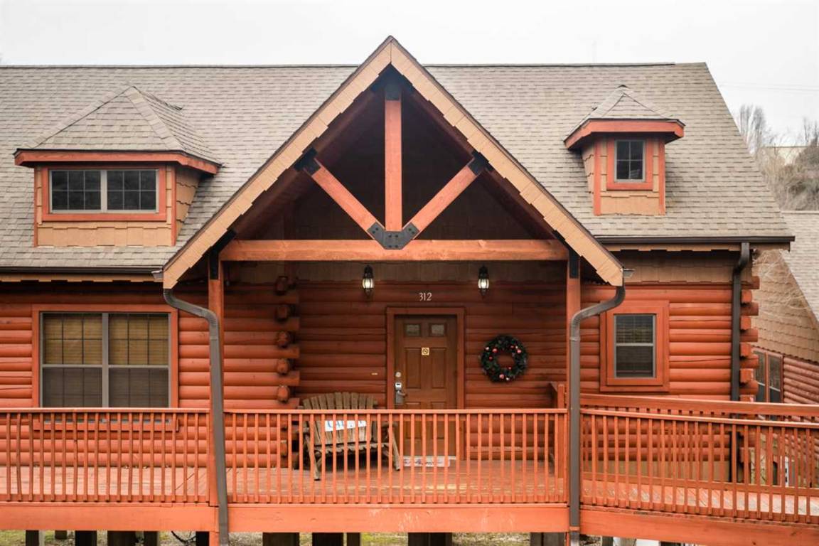 Cabin ∙ 2 Bedrooms ∙ 6 Guests - Branson, MO
