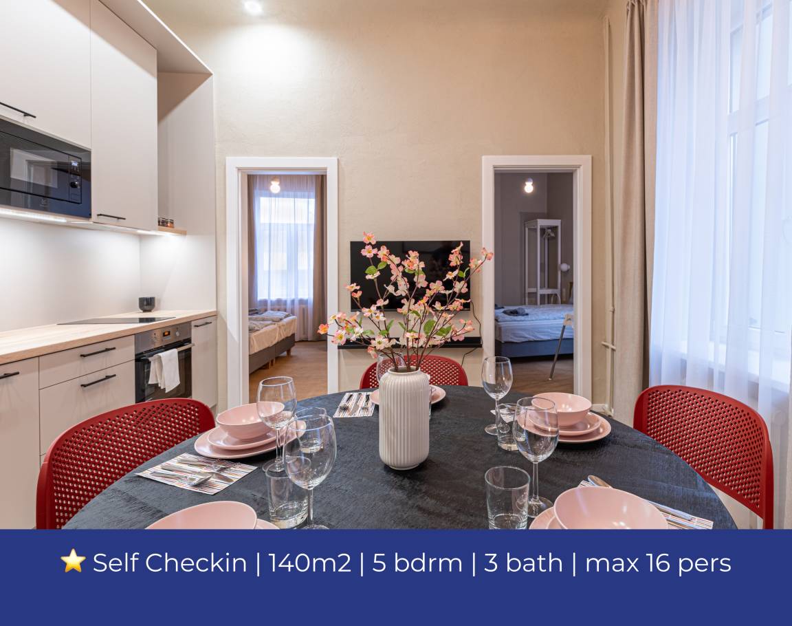 140 M² Apartment ∙ 5 Bedrooms ∙ 16 Guests - Riga