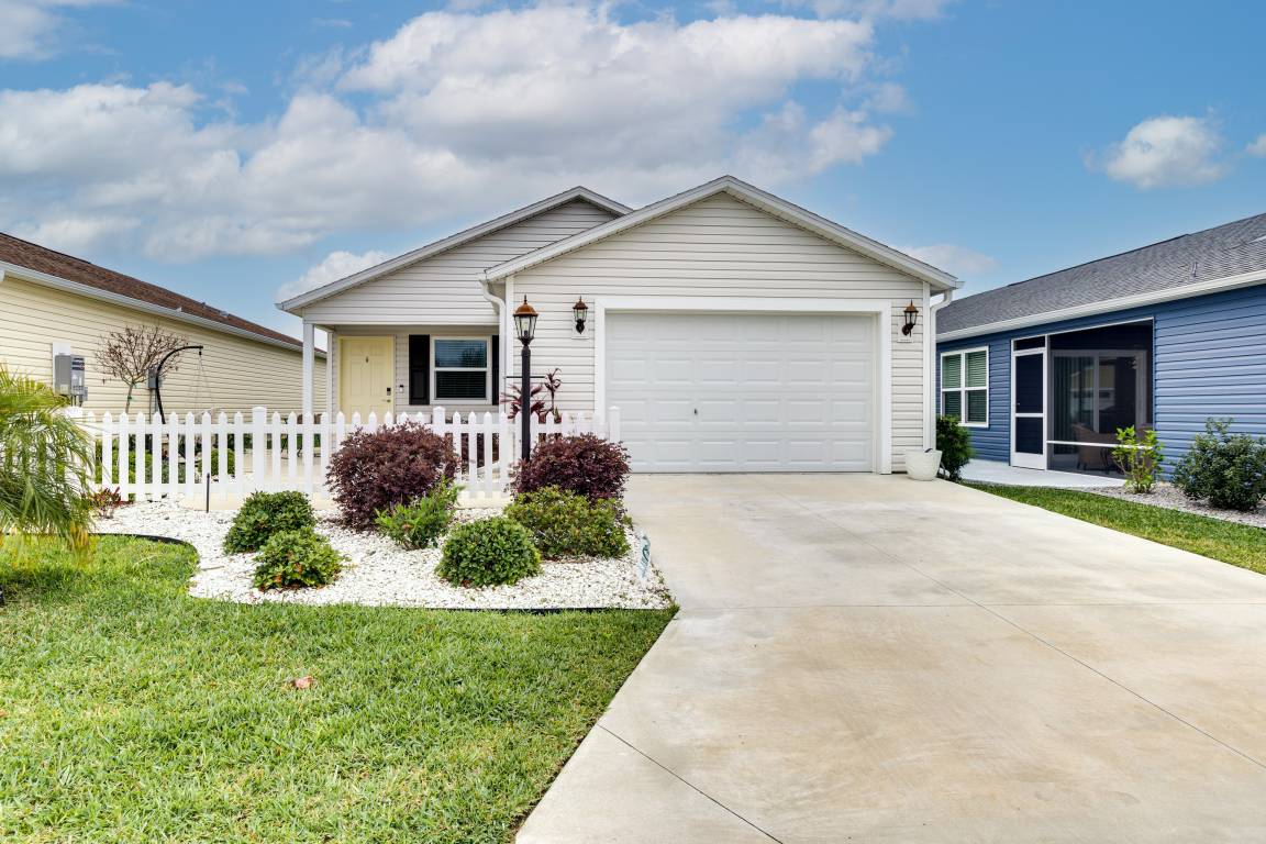102 M² House ∙ 2 Bedrooms ∙ 4 Guests - Wildwood, FL