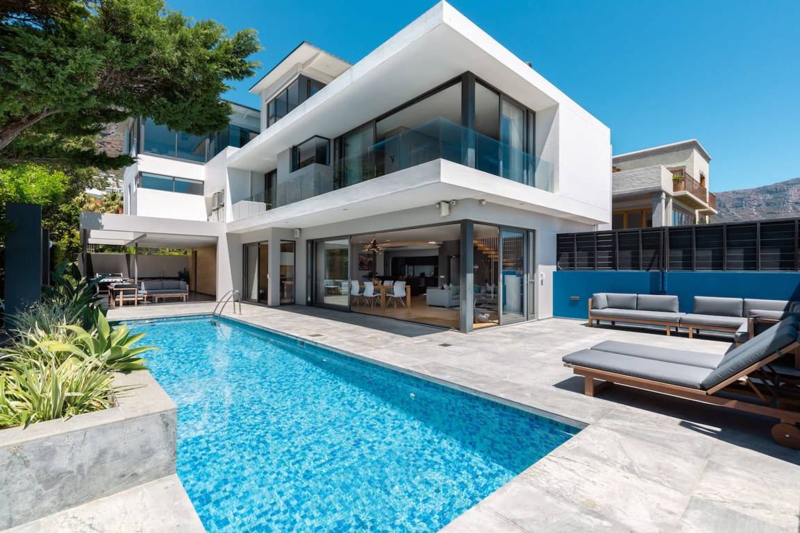 Apartment ∙ 5 Bedrooms ∙ 10 Guests - Camps Bay