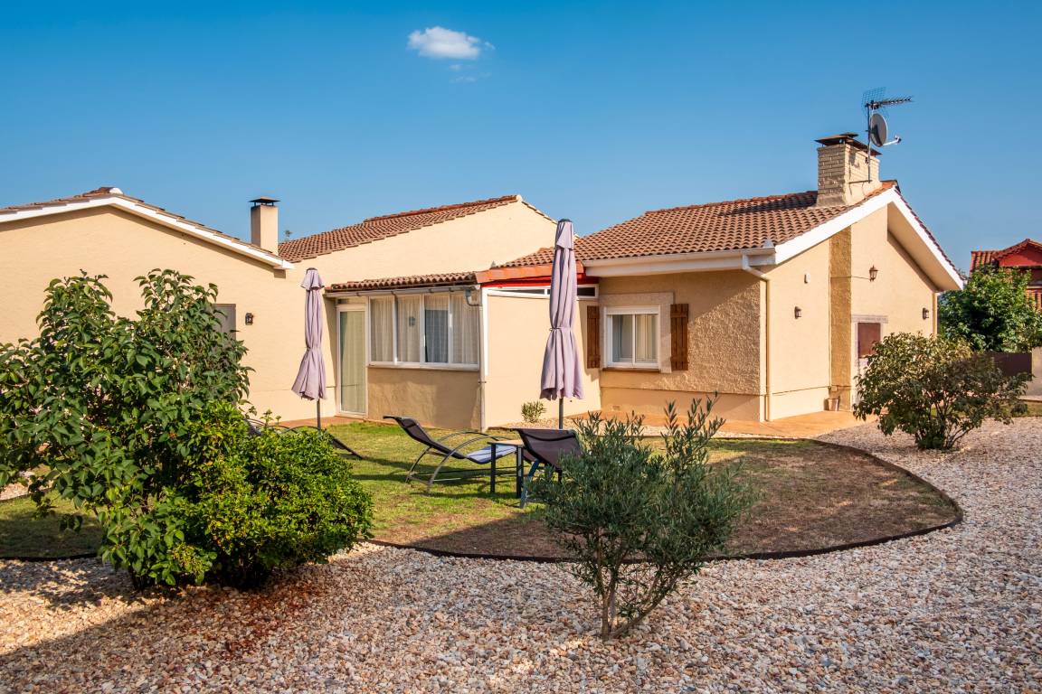 126 M² Casa ∙ 3 Habitaciones ∙ 6 Huéspedes - Bohoyo