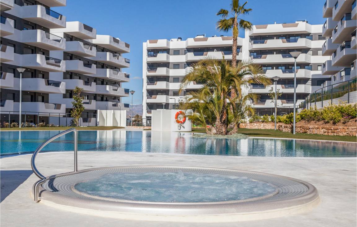 67 M² Apartamento ∙ 2 Habitaciones ∙ 6 Huéspedes - Torrellano
