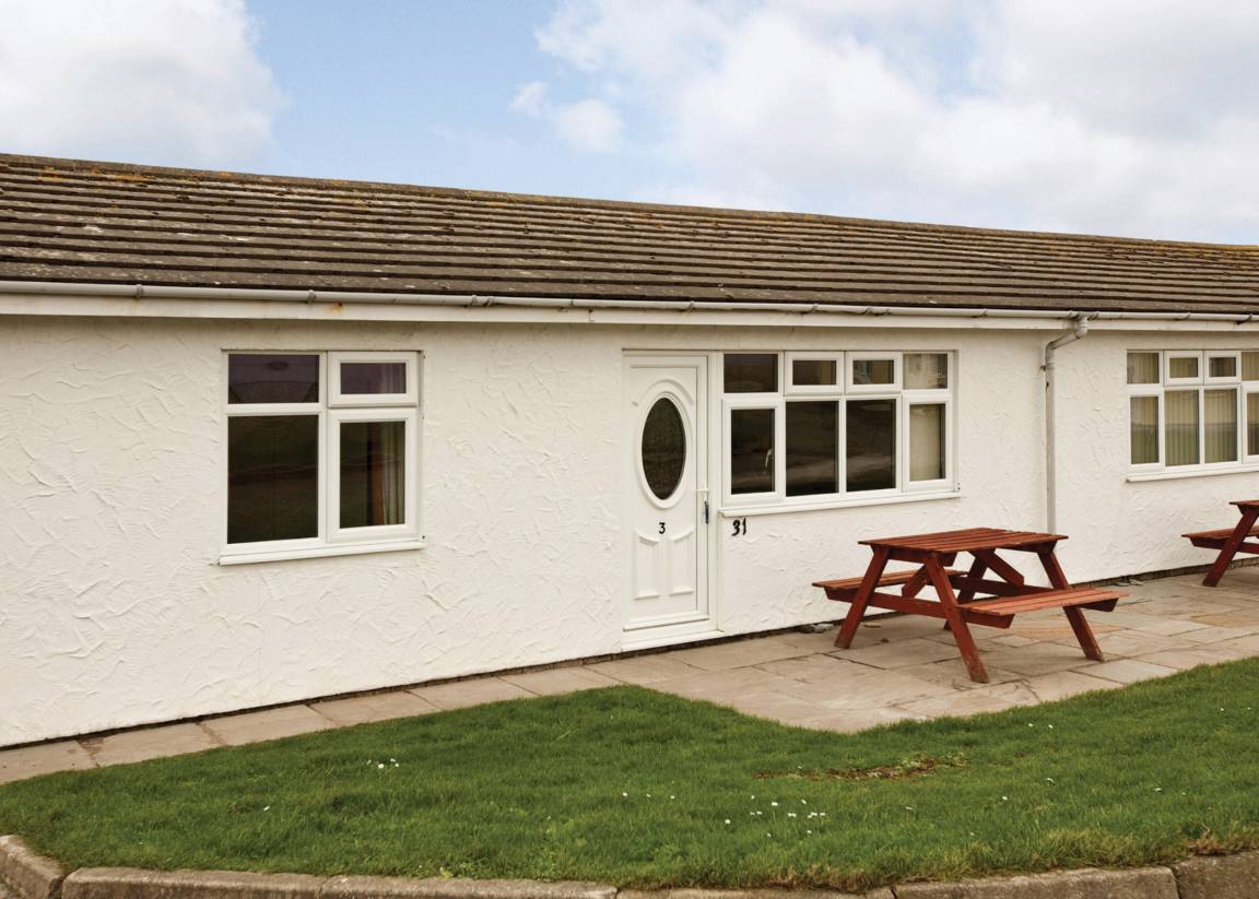 Bungalow ∙ 2 Bedrooms ∙ 4 Guests - Holyhead