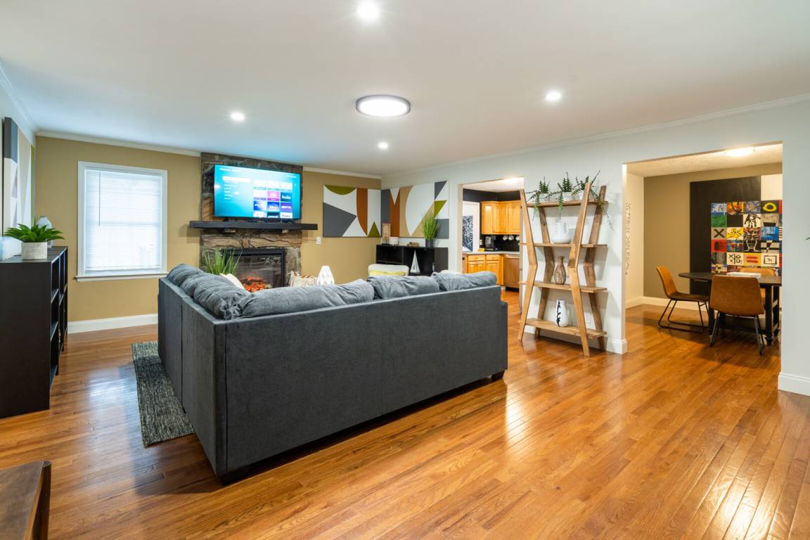 272 M² House ∙ 3 Bedrooms ∙ 6 Guests - Canton, GA
