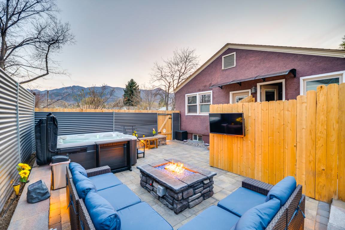 69 M² Apartment ∙ 2 Bedrooms ∙ 6 Guests - Manitou Springs, CO
