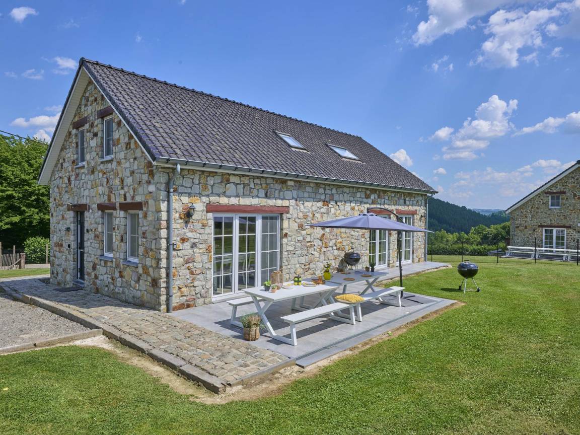 195 M² Ferienhaus ∙ 4 Schlafzimmer ∙ 12 Gäste - Lierneux