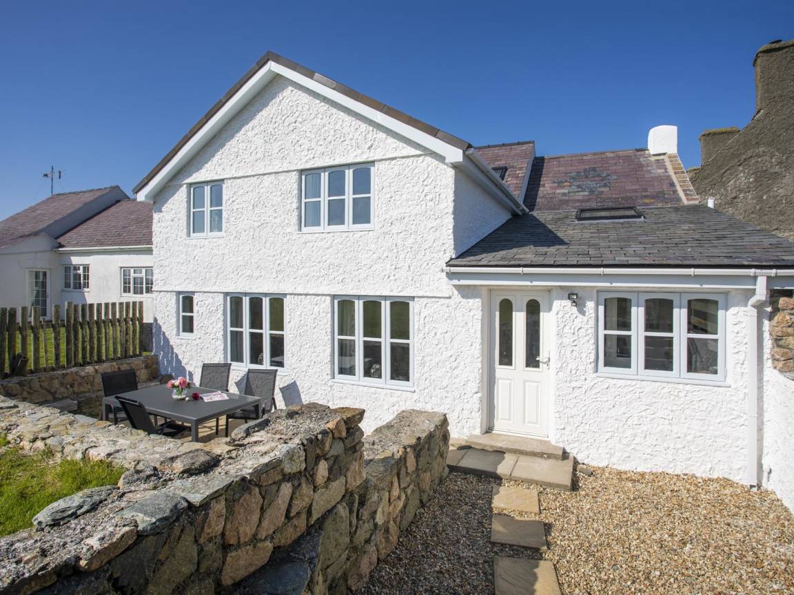 Cottage ∙ 4 Bedrooms ∙ 7 Guests - Anglesey