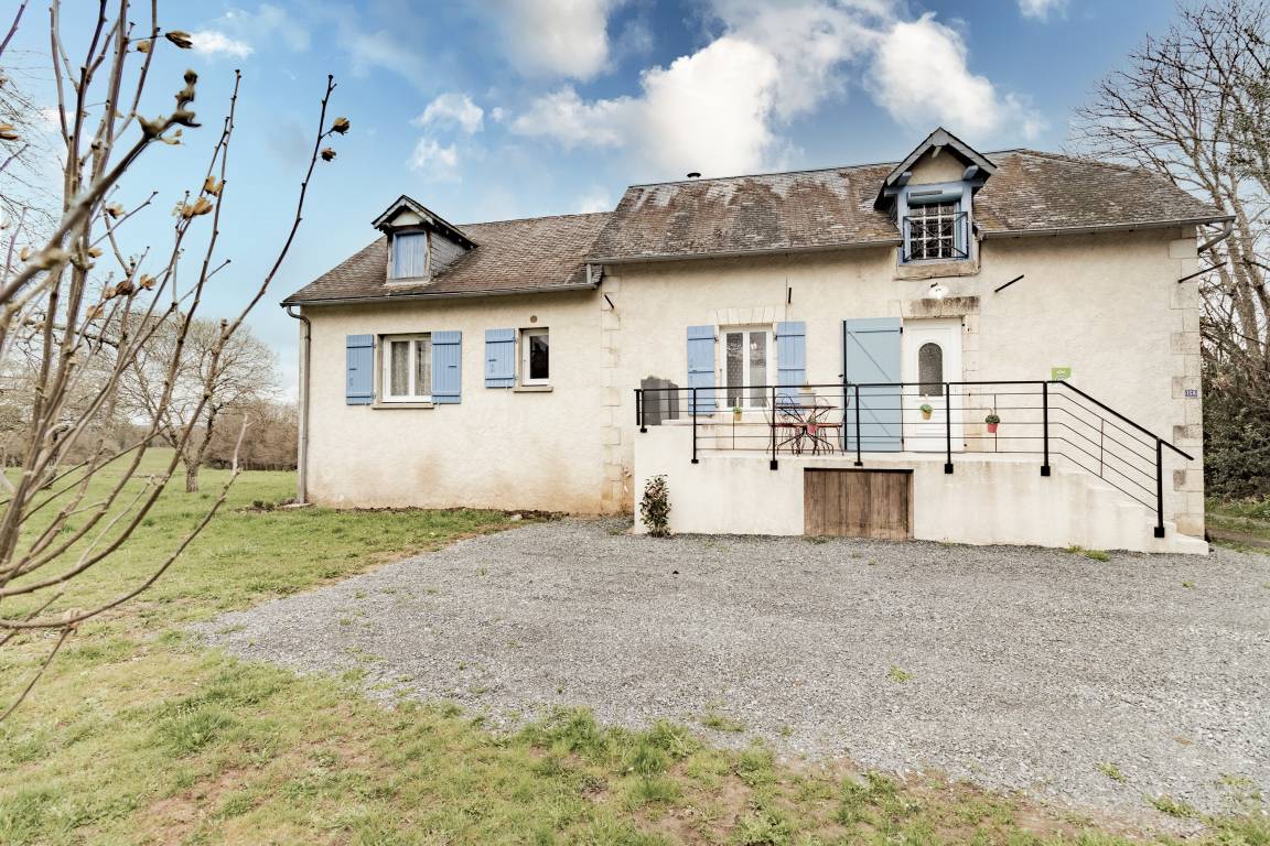 100 M² Maison De Vacances ∙ 3 Chambres ∙ 6 Personnes - Saint-Yrieix-la-Perche