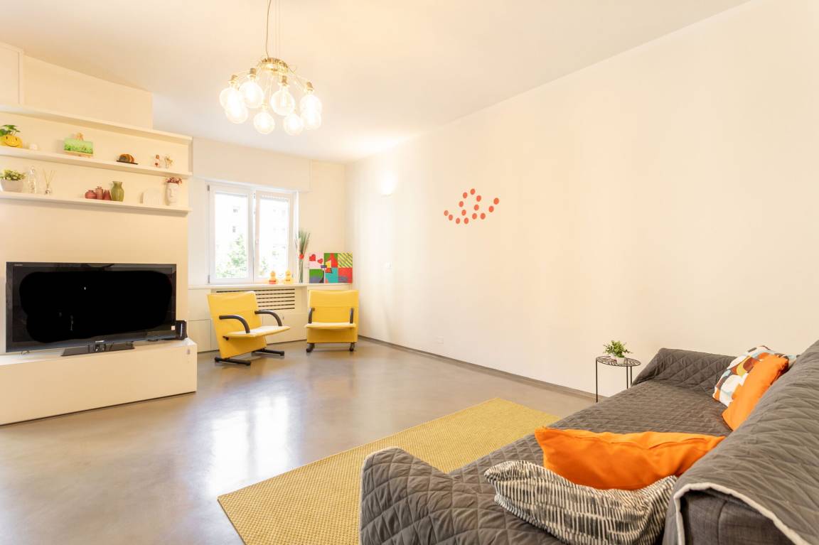 115 M² Apartment ∙ 2 Bedrooms ∙ 5 Guests - Sesto San Giovanni