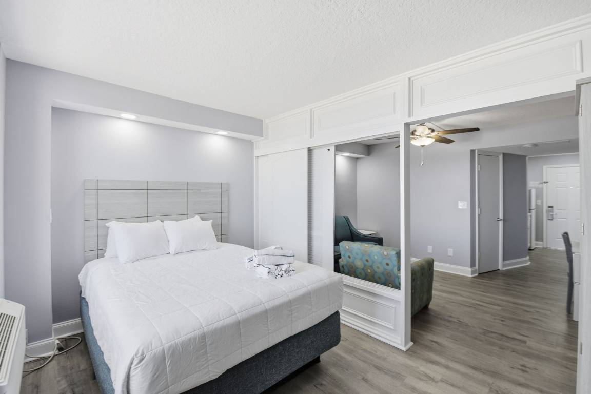 96 M² Studio Flat ∙ 1 Bedroom ∙ 4 Guests - Daytona Beach, FL