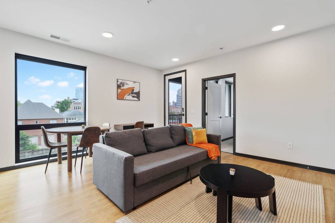 Apartment ∙ 1 Bedroom ∙ 4 Guests - Christian Park Indianapolis