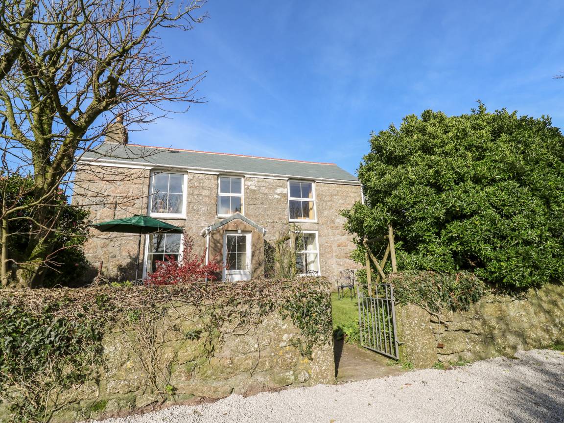 Cottage ∙ 4 Bedrooms ∙ 6 Guests - Saint Just