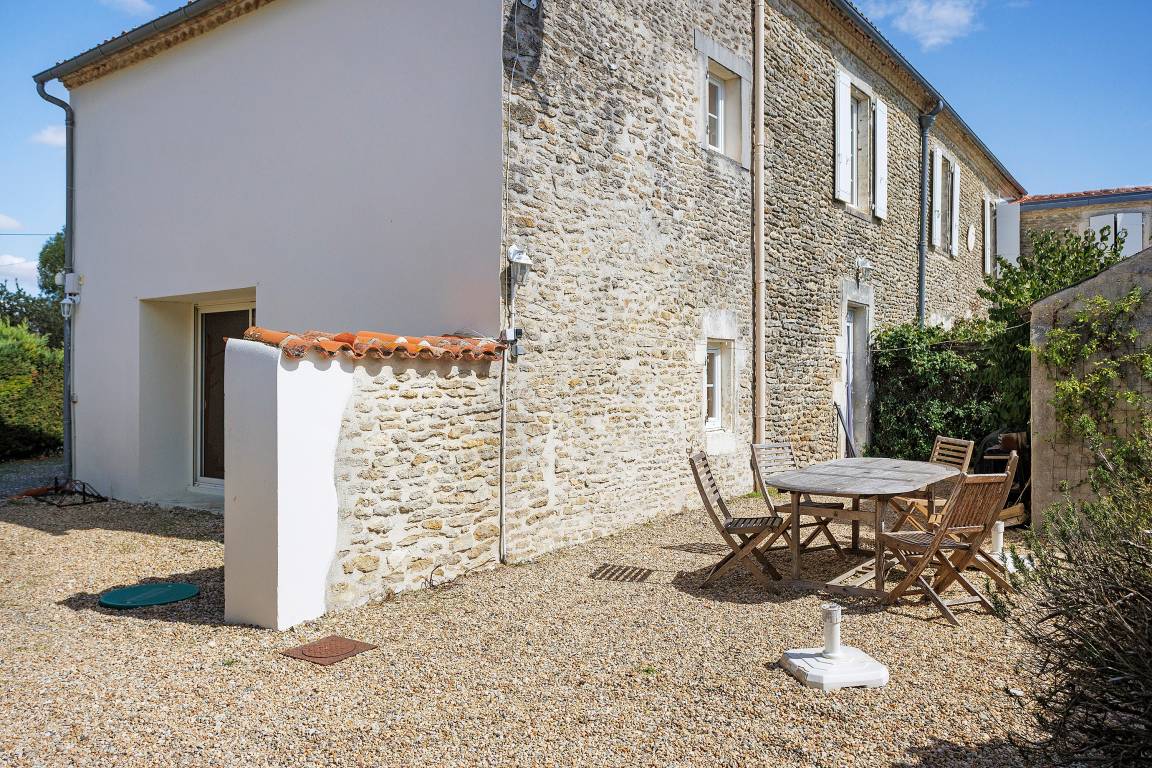 117 M² Cottage ∙ 3 Chambres ∙ 7 Personnes - Surgères