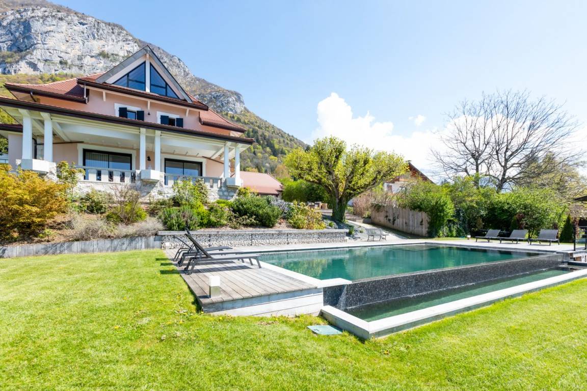 Villa ∙ 5 Bedrooms ∙ 10 Guests - Lake Annecy