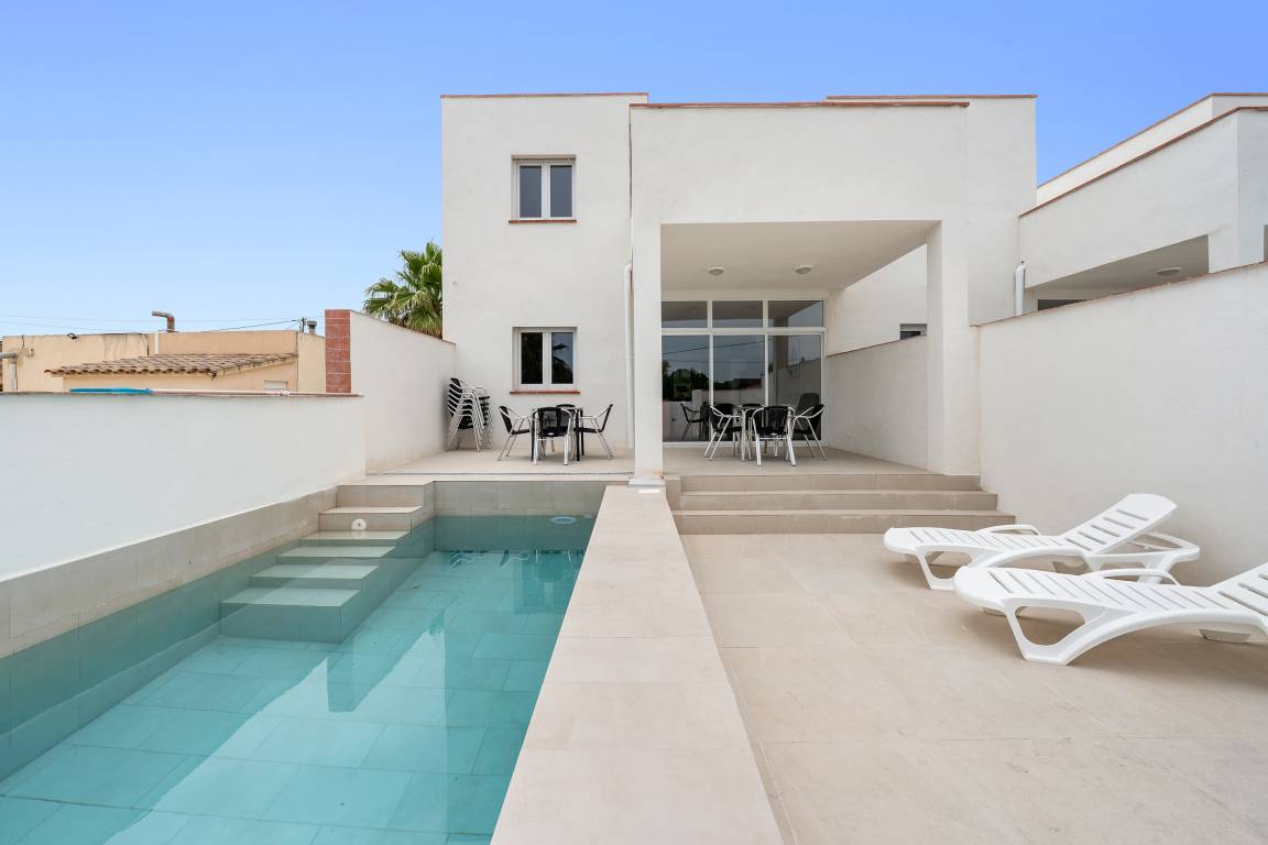 150 M² Casa ∙ 5 Habitaciones ∙ 14 Huéspedes - Amposta
