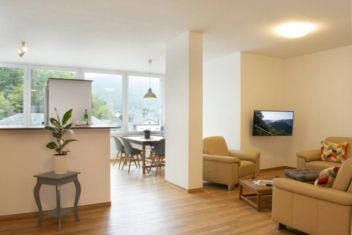 120 M² Ferienwohnung ∙ 3 Schlafzimmer ∙ 6 Gäste - Bad Bertrich