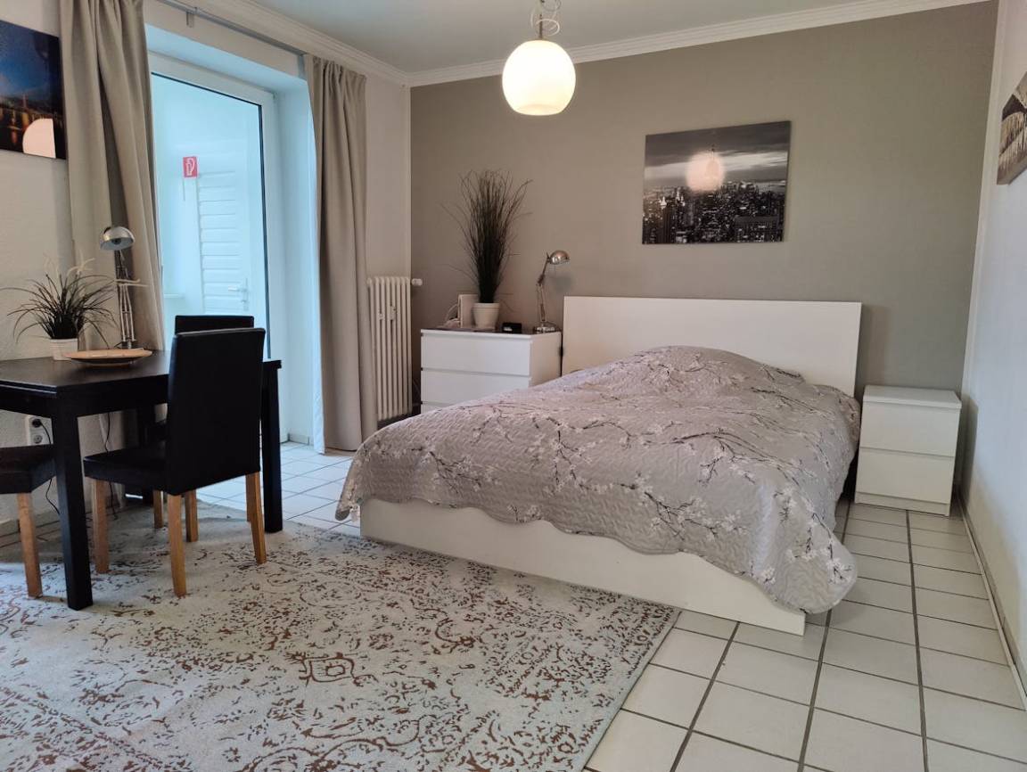 30 M² Apartment ∙ 2 Guests - Düsseldorf