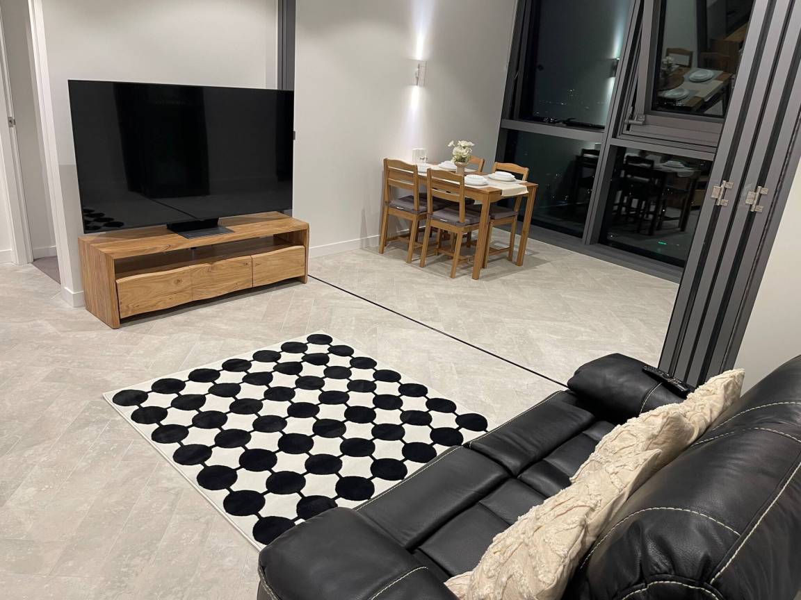 118 M² Apartment ∙ 2 Bedrooms ∙ 4 Guests - Salisbury
