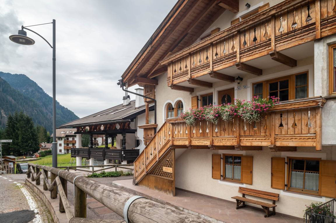 70 M² Ferienwohnung ∙ 2 Schlafzimmer ∙ 4 Gäste - Campitello di Fassa