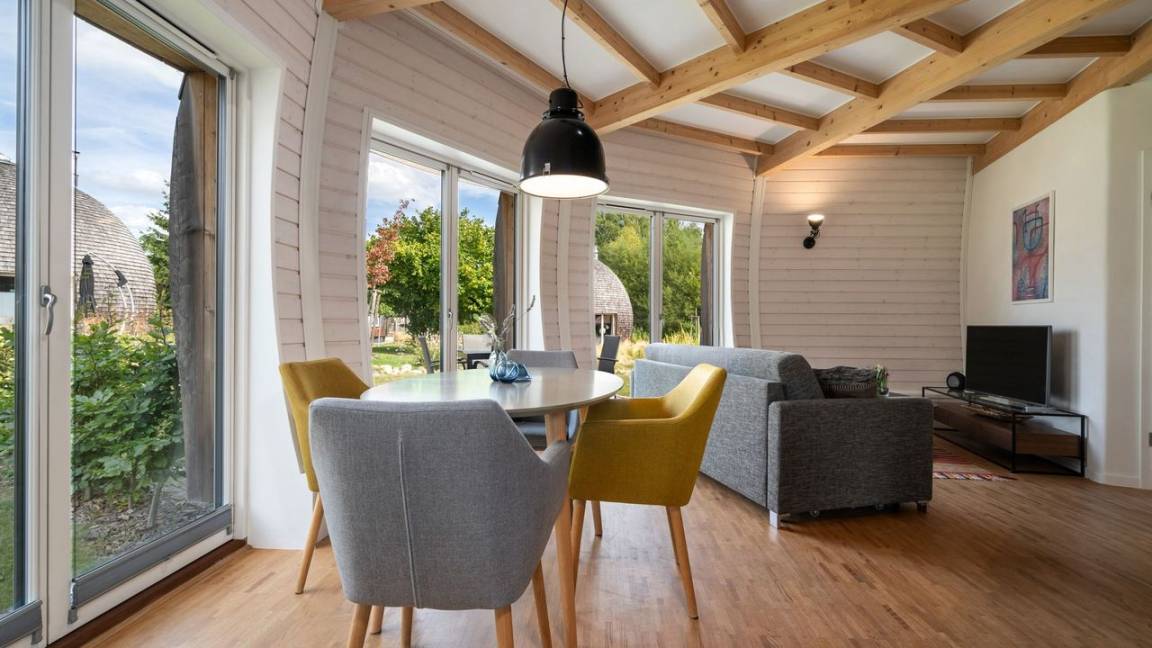 85 M² Ferienhaus ∙ 2 Schlafzimmer ∙ 4 Gäste - Neubrandenburg
