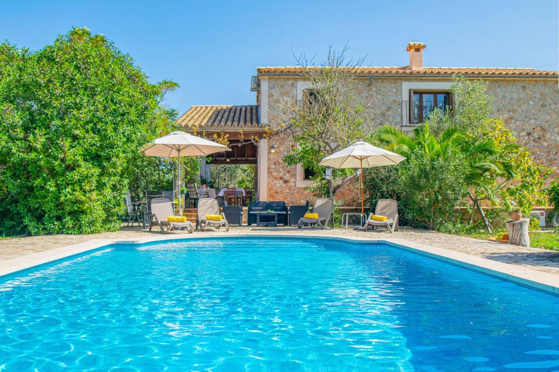 250 M² House ∙ 5 Bedrooms ∙ 11 Guests - Búger