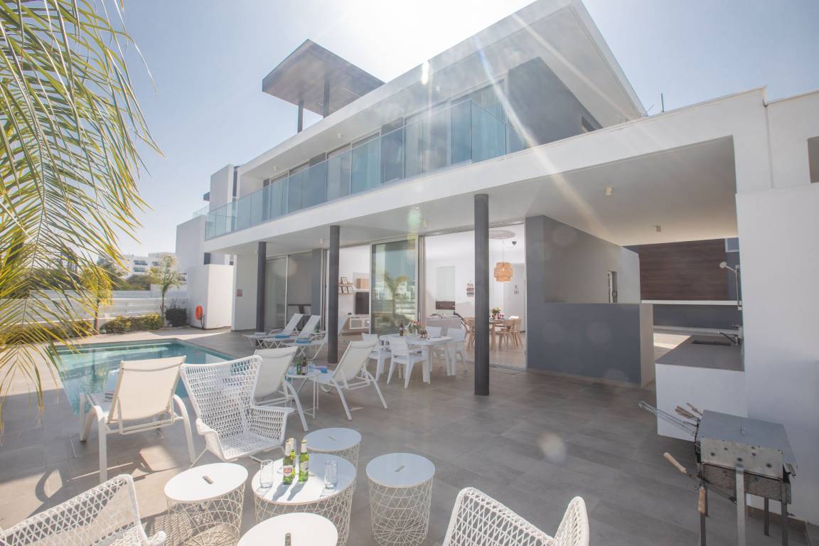 Cottage ∙ 4 Bedrooms ∙ 8 Guests - Fig Tree