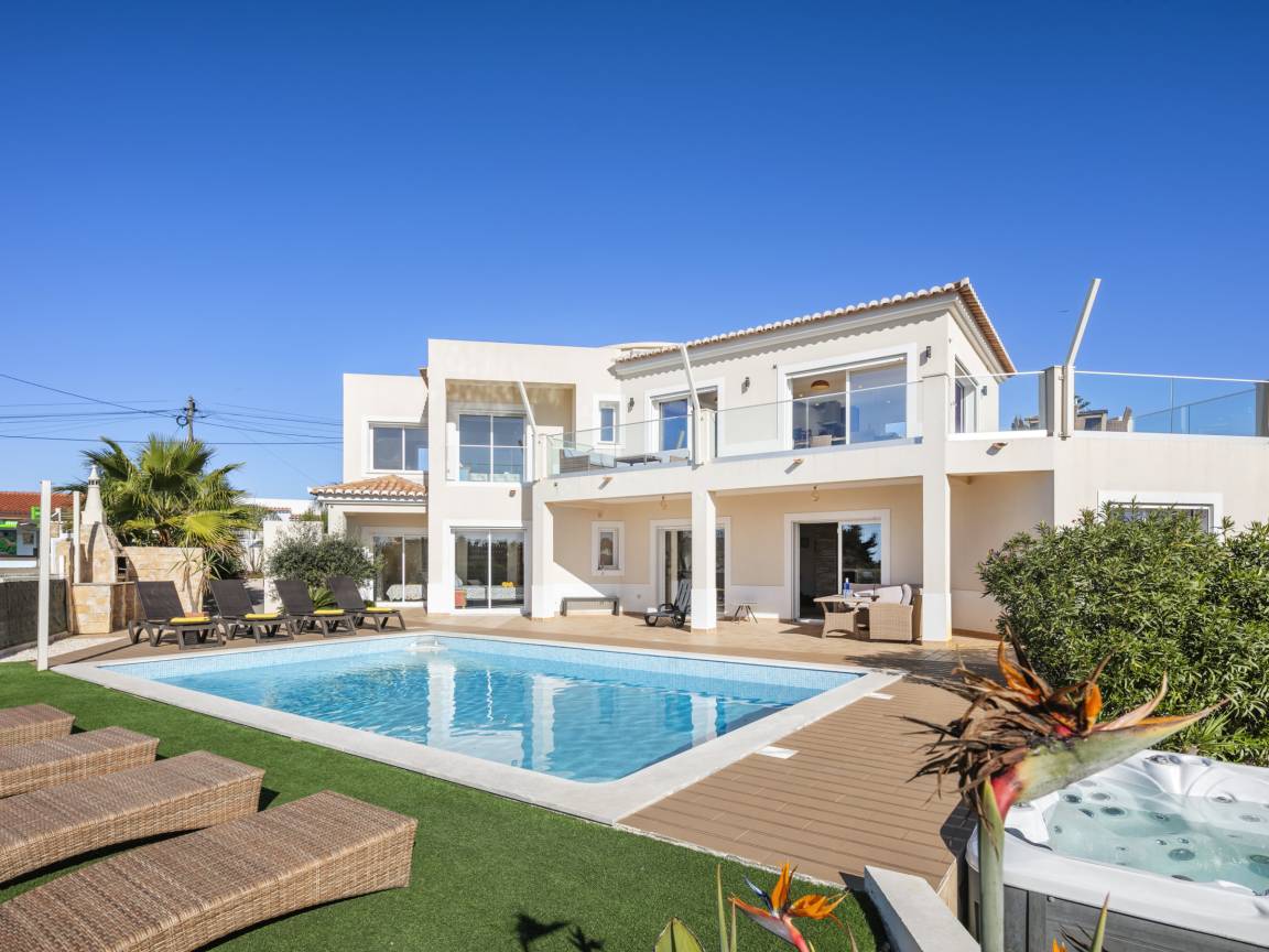 180 M² Villa ∙ 4 Chambres ∙ 8 Personnes - Carvoeiro