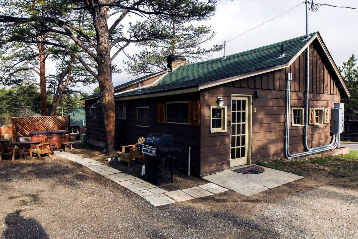 House ∙ 2 Bedrooms ∙ 8 Guests - Estes Park, CO
