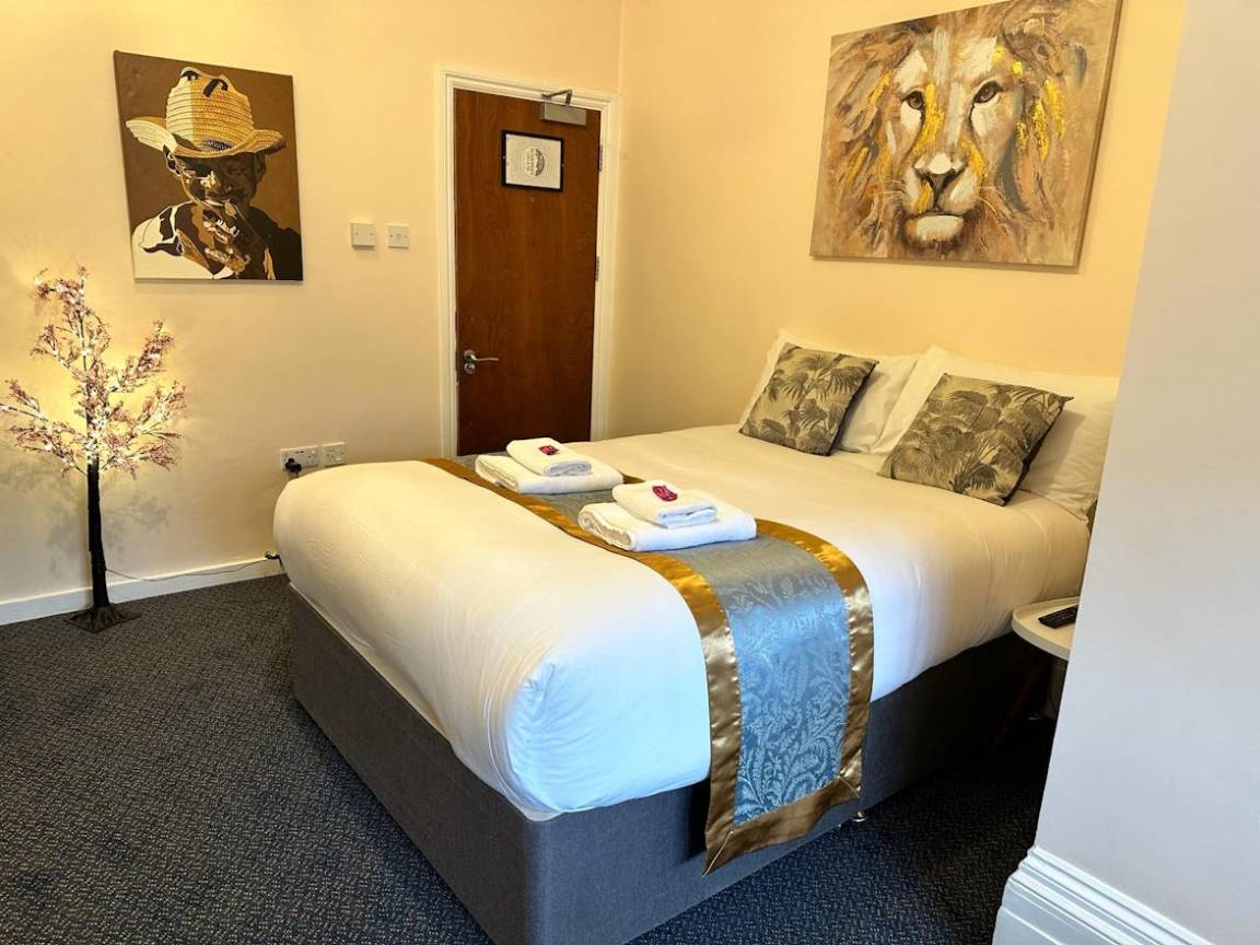 270 M² Apartment ∙ 1 Bedroom ∙ 2 Guests - Enfield, UK