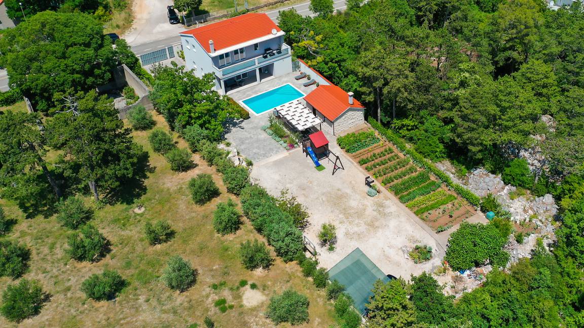 270 M² Villa ∙ 5 Bedrooms ∙ 12 Guests - Brela