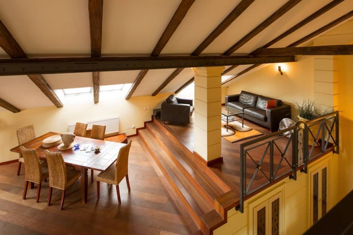 110 M² Ferienwohnung ∙ 3 Schlafzimmer ∙ 4 Gäste - Prag
