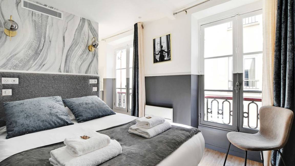 13 M² Apartment ∙ 2 Guests - Paris