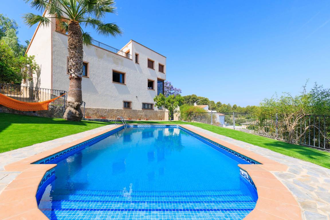 Villa ∙ 5 Habitaciones ∙ 10 Huéspedes - Tarragona, España