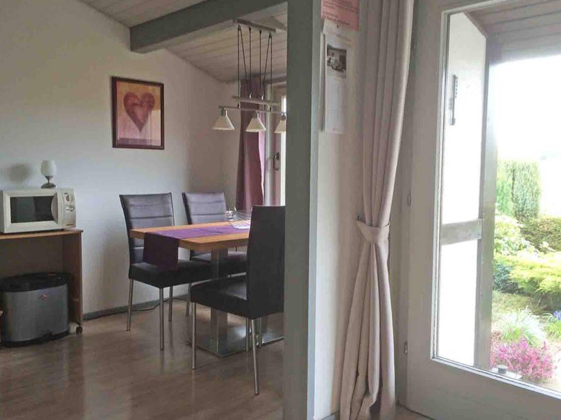 46 M² Huis ∙ 2 Slaapkamers ∙ 4 Gasten - Meschede